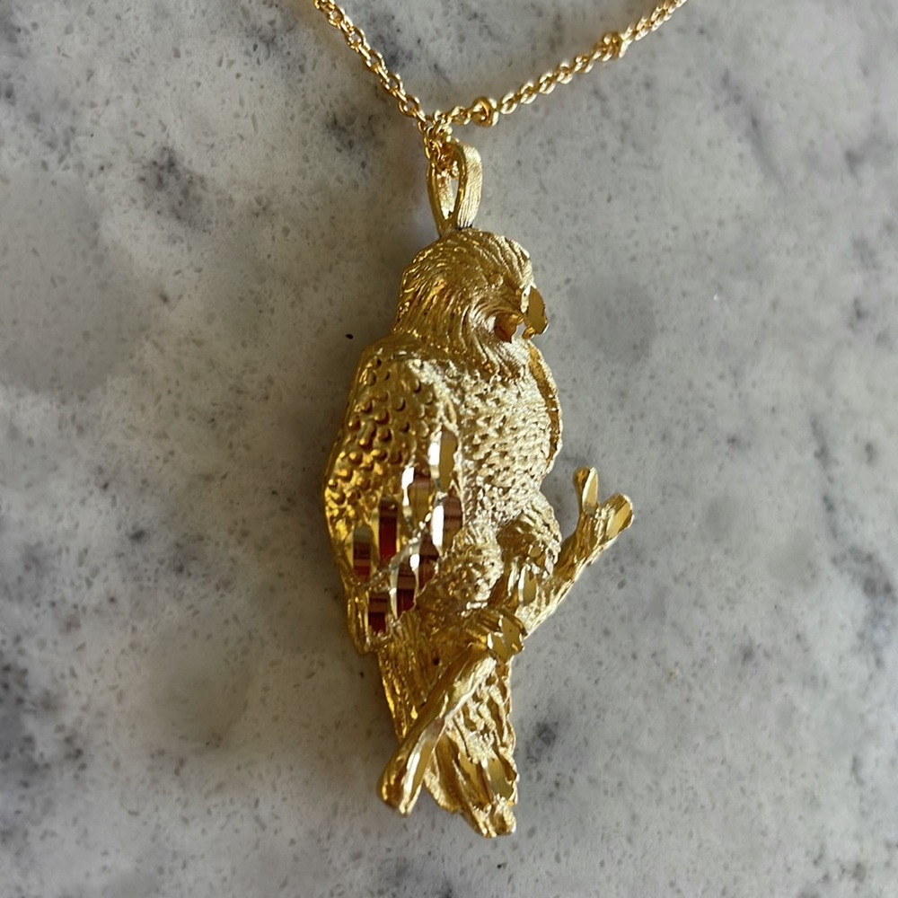 Vintage Beautiful Eagle / Hawk Pendant Necklace - Gem